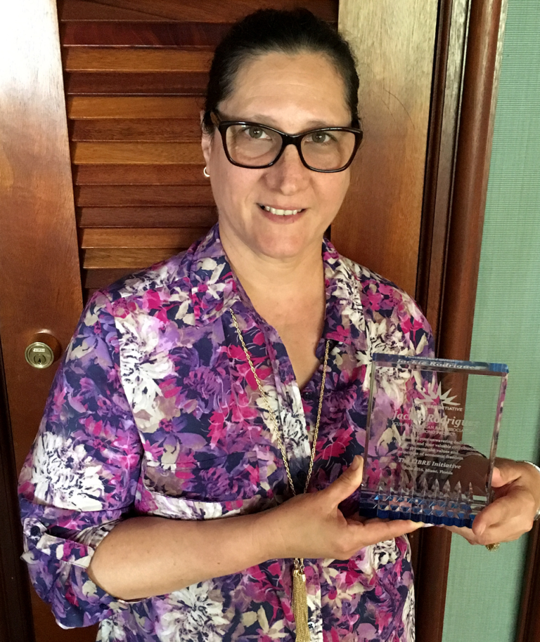THE LIBRE INITIATIVE RECOGNIZES JACKIE RODRIGUEZ FOR HER COLLABORATION ...